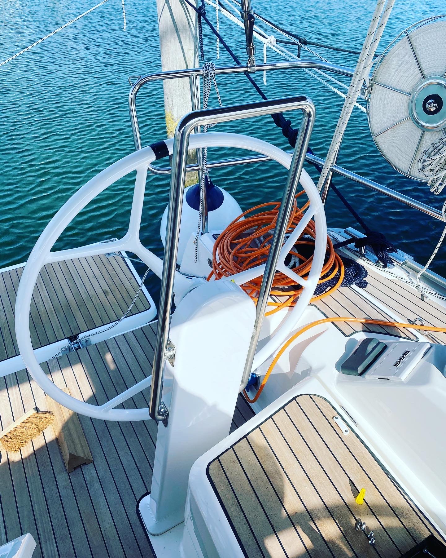 YACHTSERVICE LAUSCHER - YACHTSERVICE